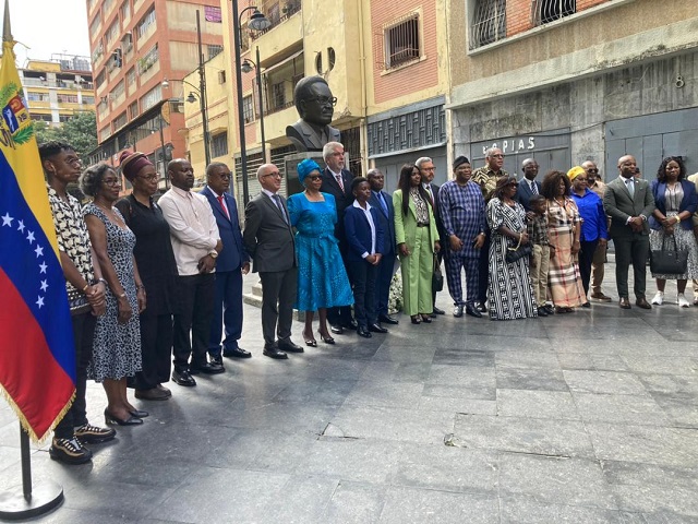 Celebran el Día del Héroe Nacional de Angola António Agostinho Neto ...