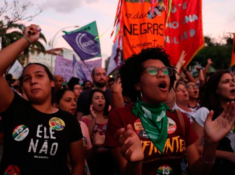 Mujeres marchan contra el racismo en Brasil - Centro de Saberes ...